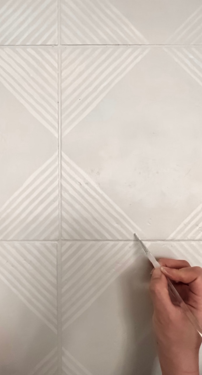 JnnLiuLiu | How to Paint Tiles and What Tile Paint to Use